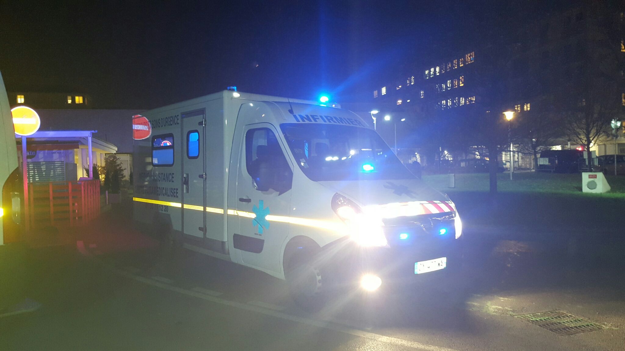 Paediatric paramedic unit- Medical assistance - Ambulance with doctors ...